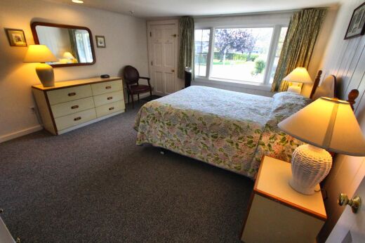 Brant Point Courtyard | RedWeek